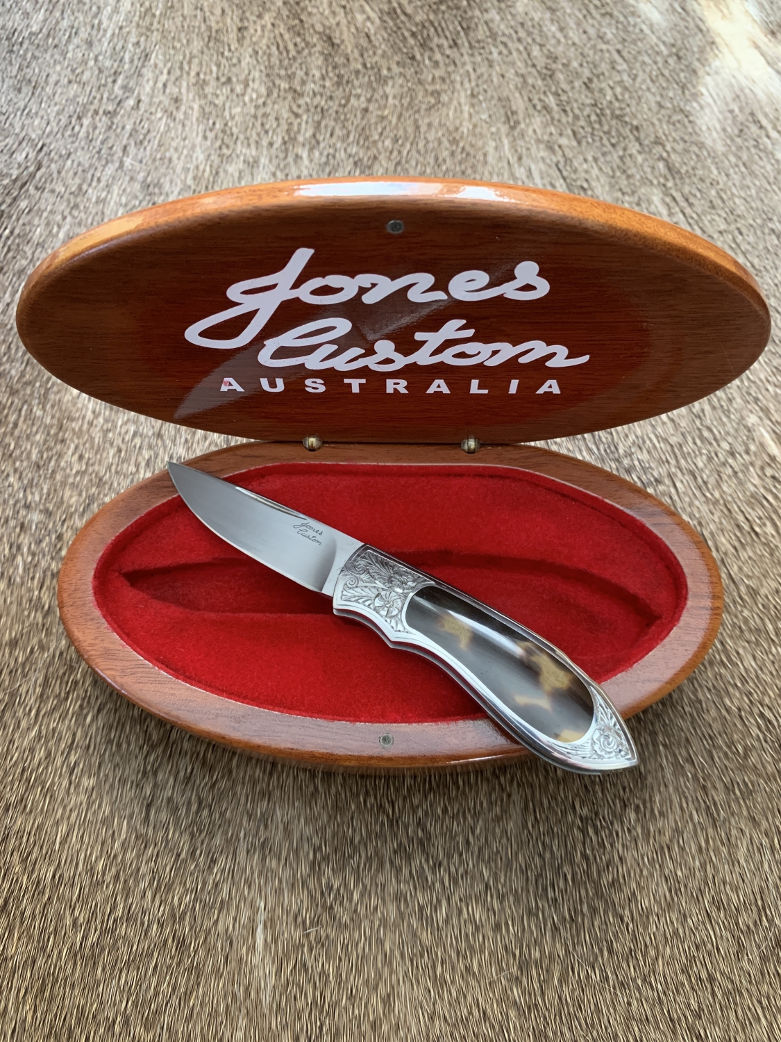 John Jones Custom Knives Australia Tortoiuse Shell Folder in Display ...